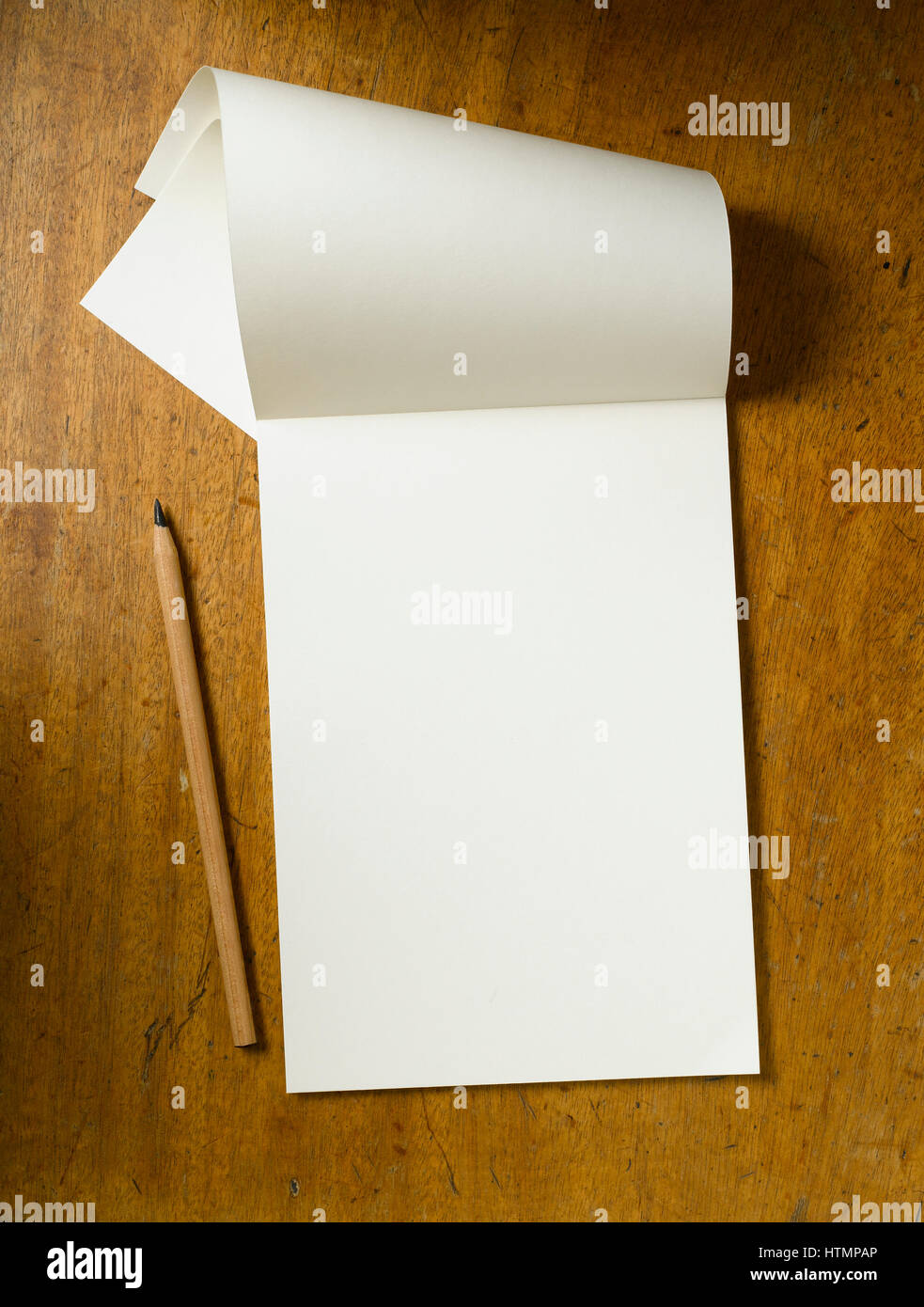 Scrunched paper table hi-res stock photography and images - Alamy