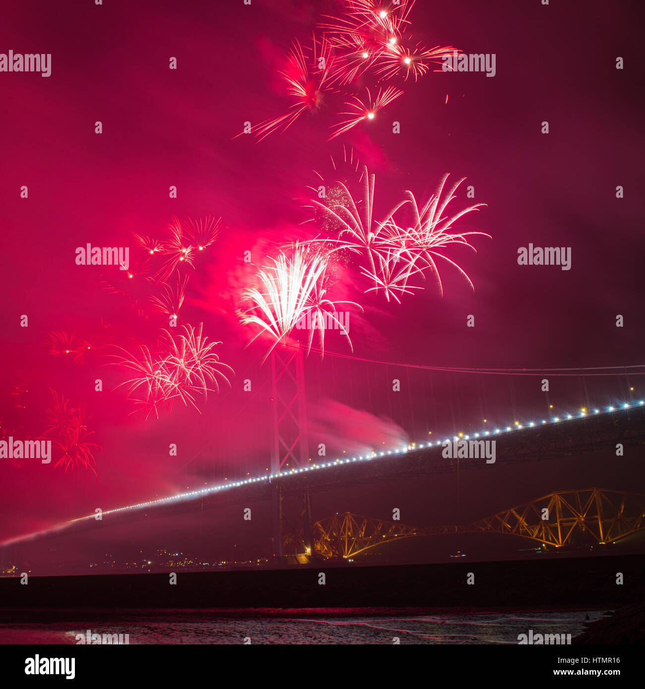 Forth bridge fireworks hi-res stock photography and images - Alamy