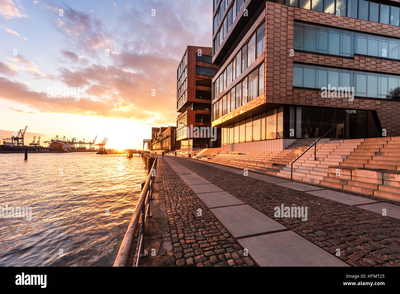 Columbia Twin Towers, Neumühlen, Hamburg, Germany Stock Photo - Alamy