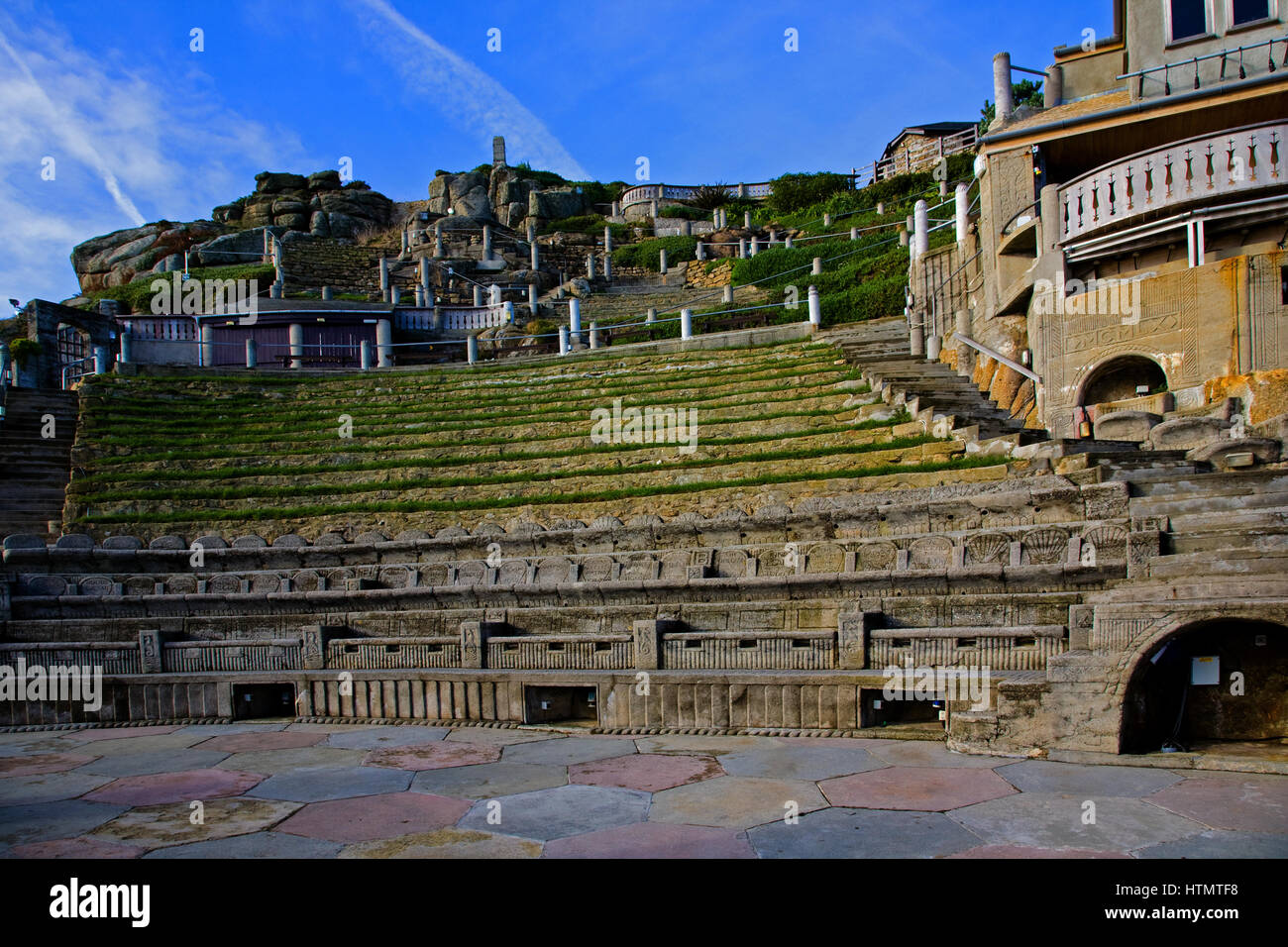 Open air theatre performance hi-res stock photography and images - Alamy
