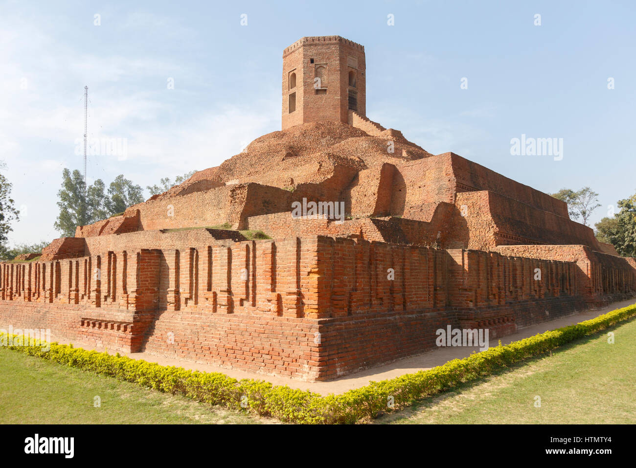 Chaukhandi Stupa, Sarnath, India Stock Photo - Alamy