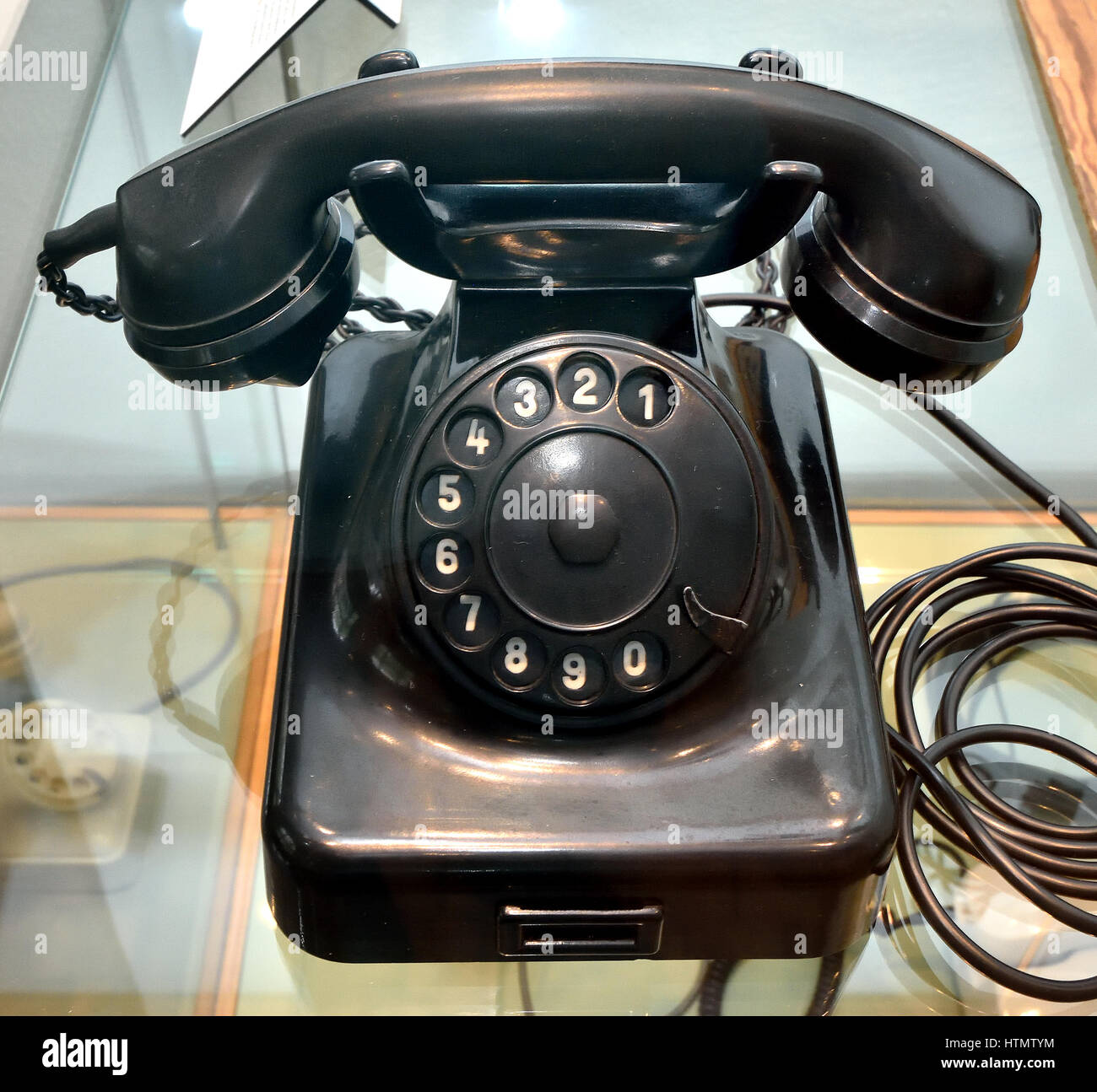 Desktop telephone W 48 Siemens & Halske, Berlin 1948 Museum of ...