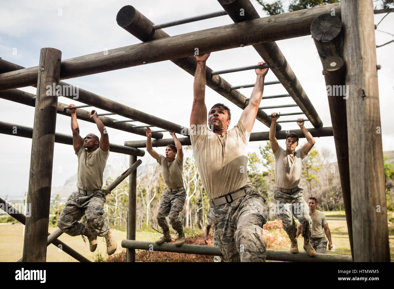 Soldiers climbing hi-res stock photography and images - Alamy