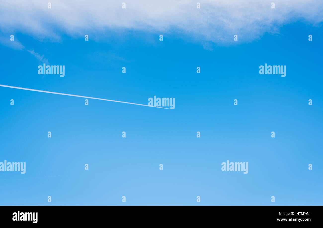 Jet plane trace hi-res stock photography and images - Alamy