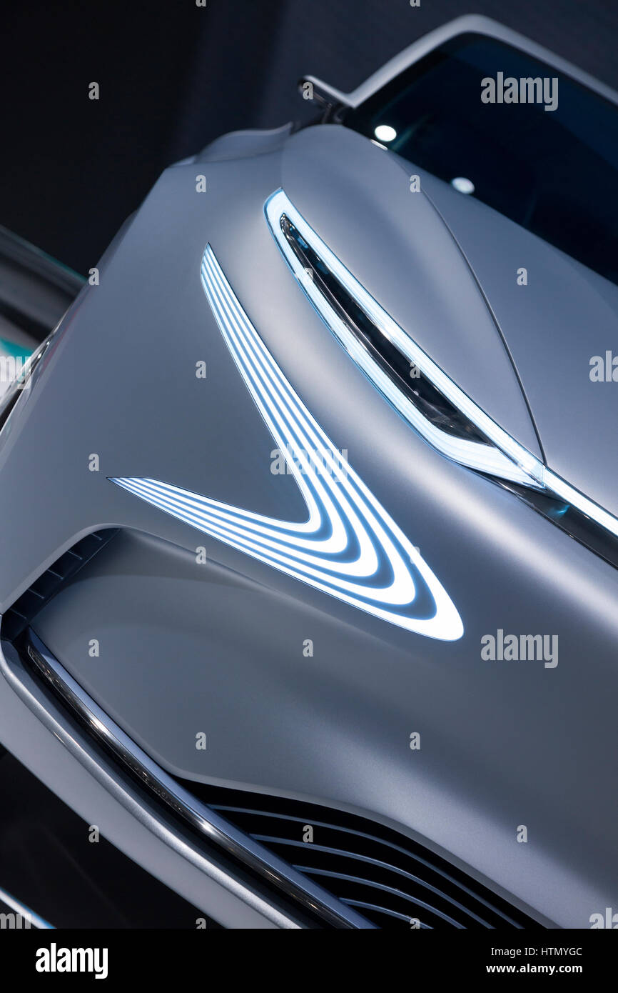 Concept fuel cell car hi-res stock photography and images - Alamy