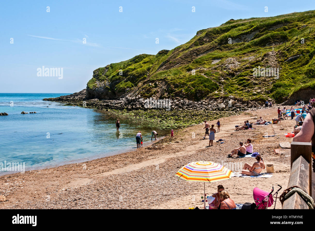 Steps to shingle beach hi-res stock photography and images - Alamy