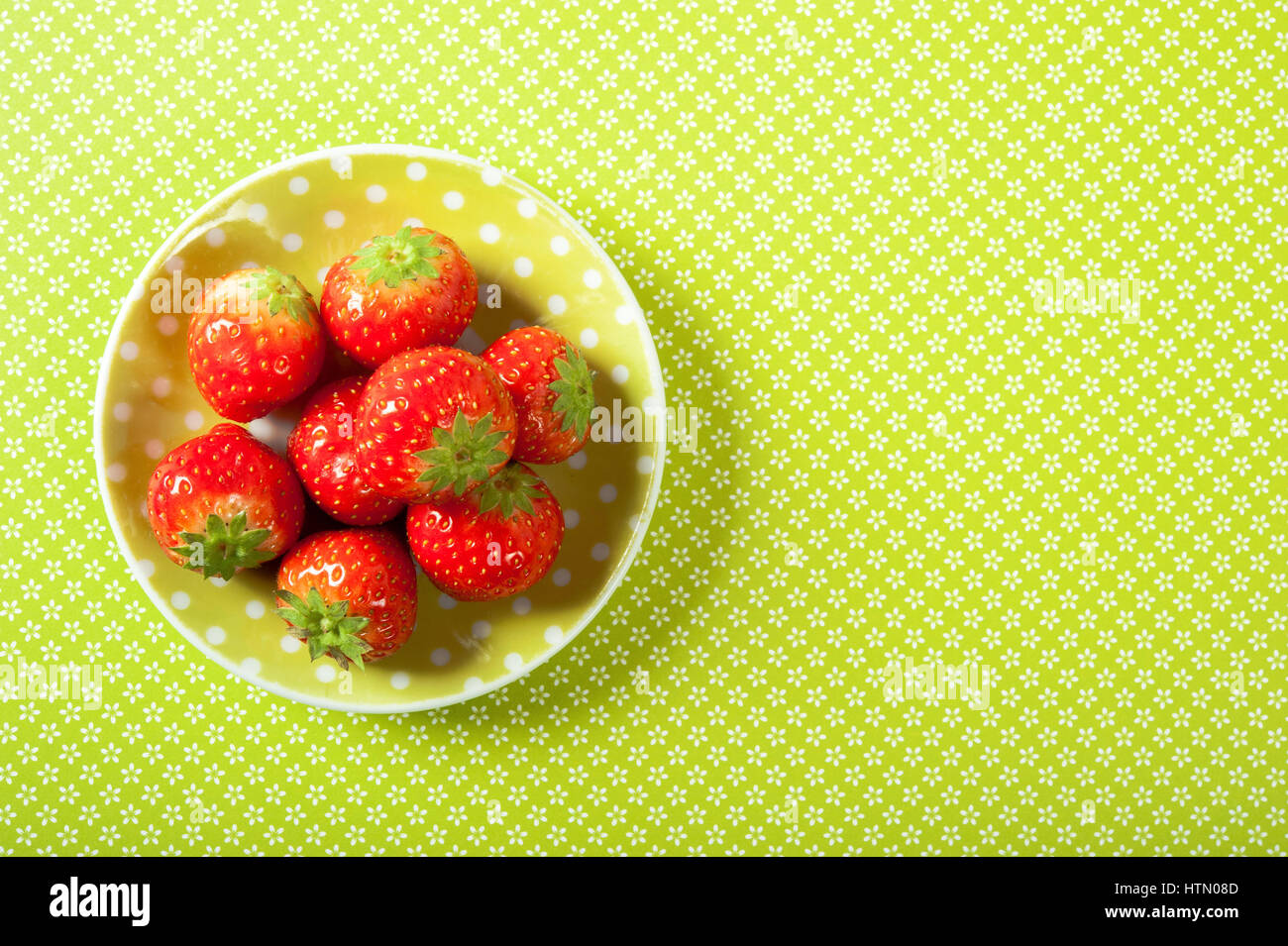 Flat lay strawberries in hi-res stock photography and images - Alamy