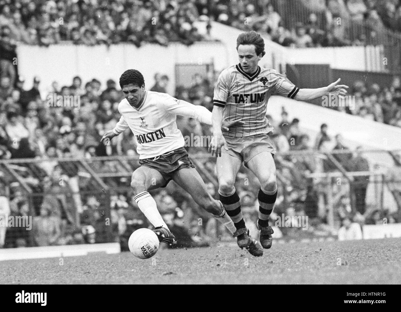 Chris hughton 1984 hi-res stock photography and images - Alamy