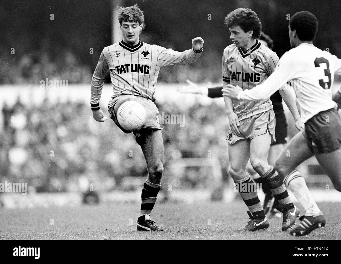 Wayne clarke footballer hi-res stock photography and images - Alamy