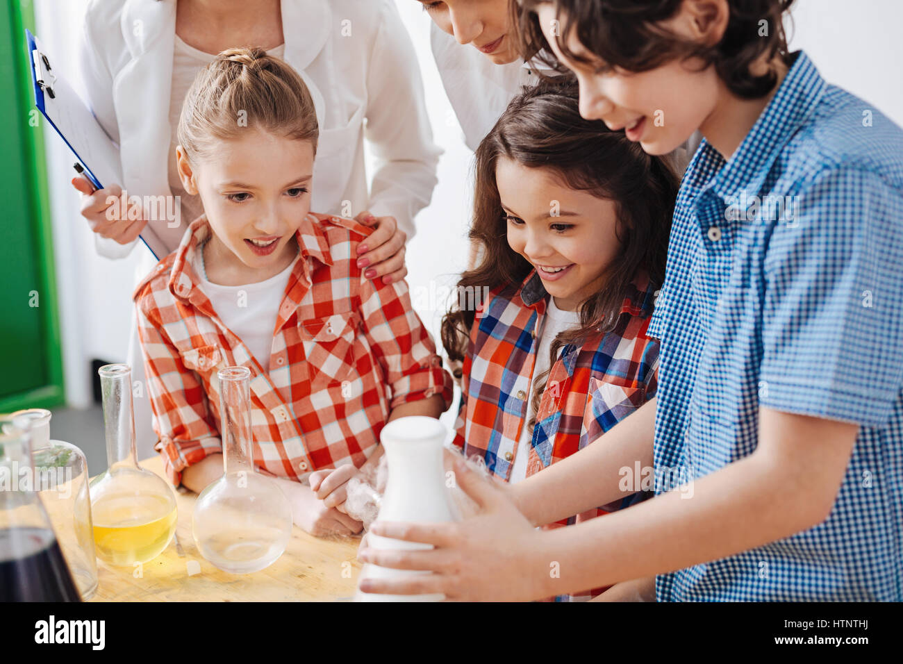 Teaching fun chemistry hi-res stock photography and images - Alamy