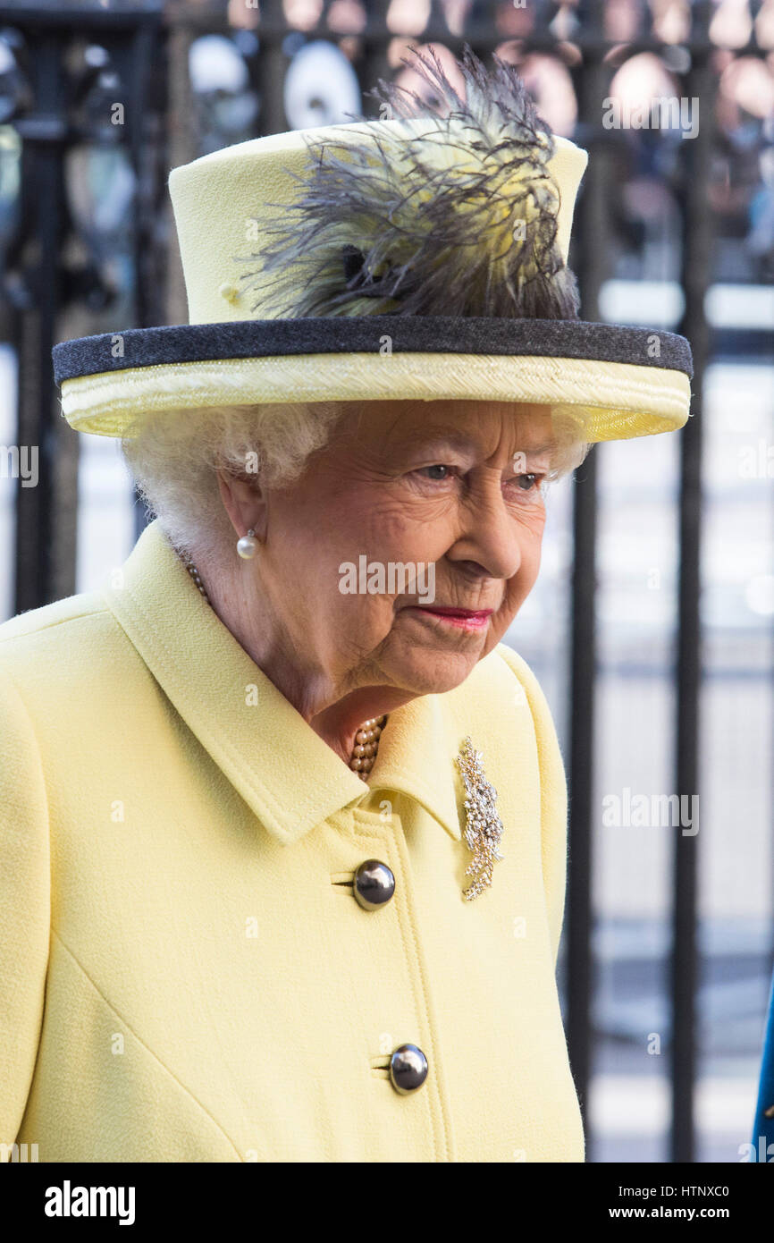 Portrait hm queen elizabeth ii hi-res stock photography and images - Alamy