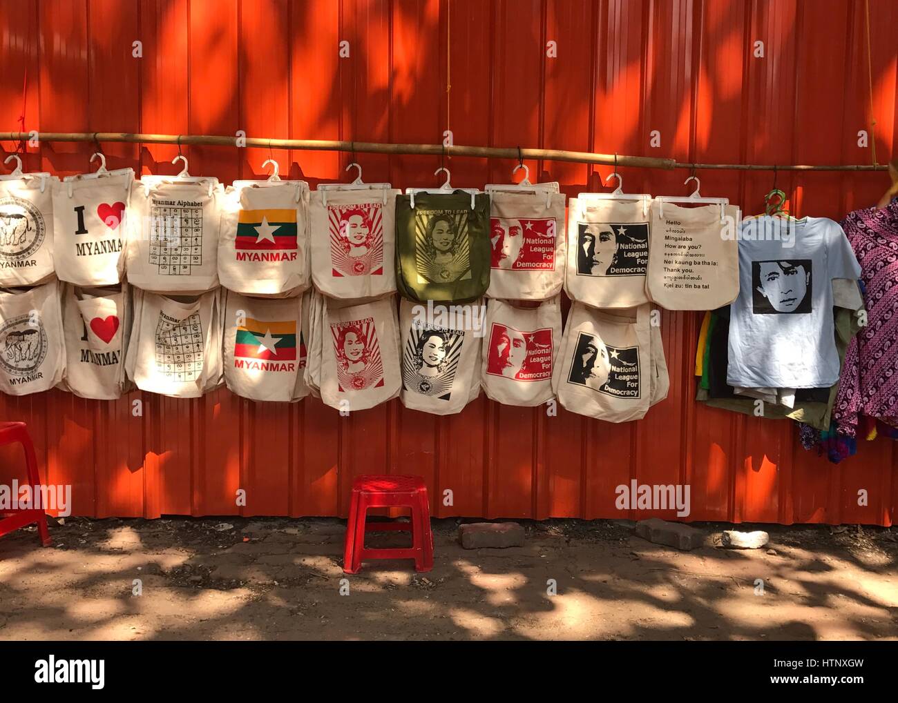 Clothing of the past hi-res stock photography and images - Alamy