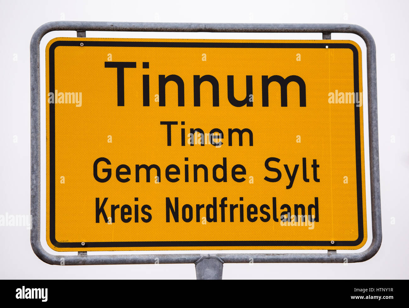 The town sign of Tinnum (Tinem) can be seen in Tinnum on the North Sea ...