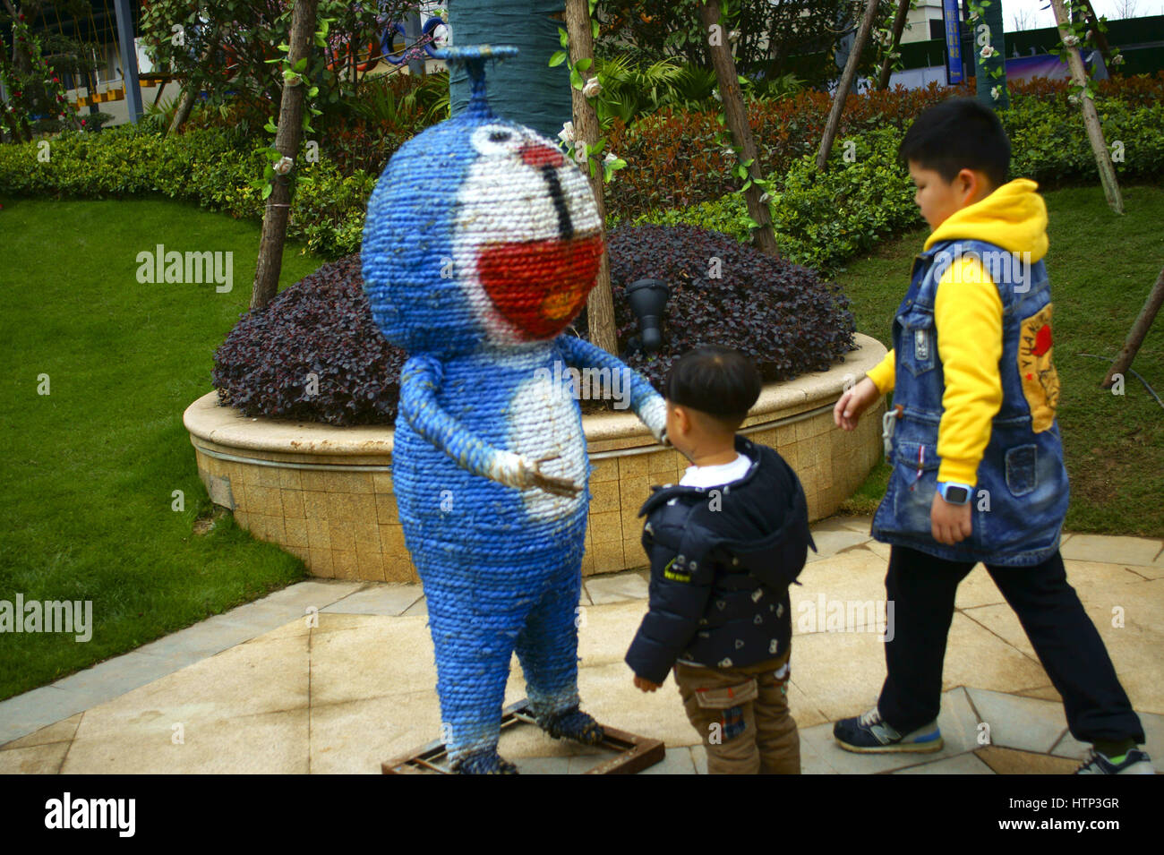 Real scarecrow hi-res stock photography and images - Alamy