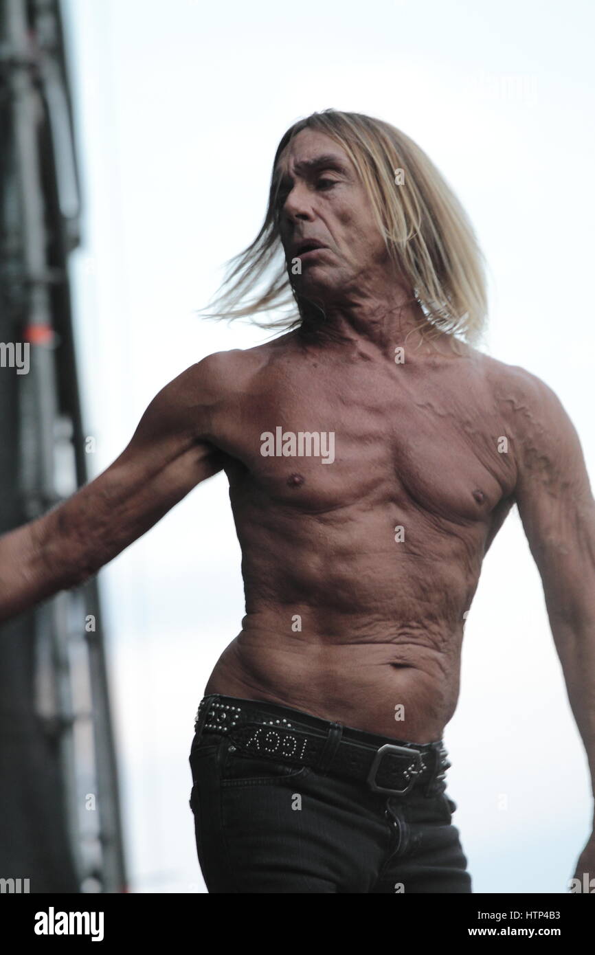 Iggy & the stooges hi-res stock photography and images - Alamy