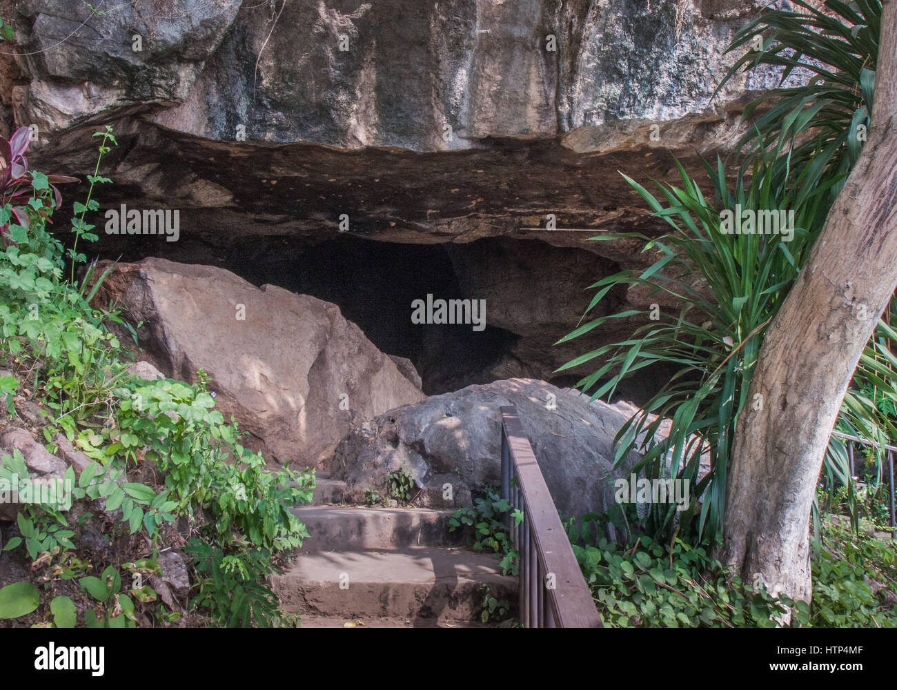Kanchanaburi, Thailand. 15th Nov, 2006. Entrance to the Tham Krasae ...