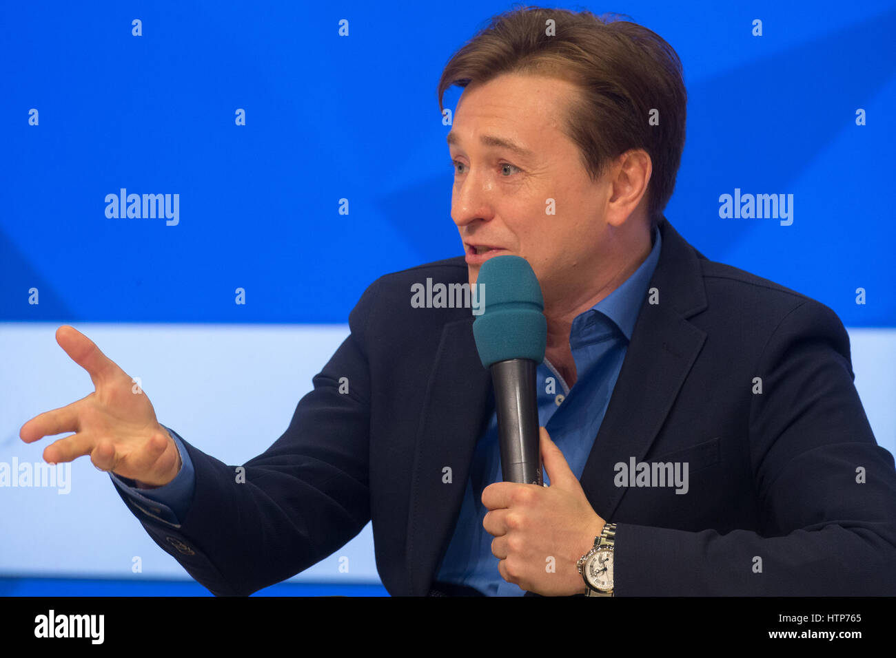 Russian actor sergey bezrukov hi-res stock photography and images - Alamy