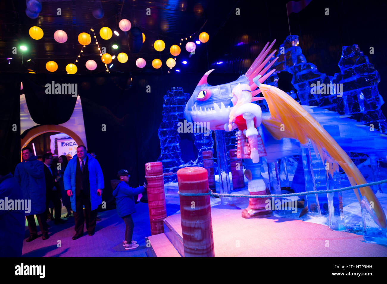 Macao, China. 16th Mar, 2017. Citizens visit the Ice World With The ...