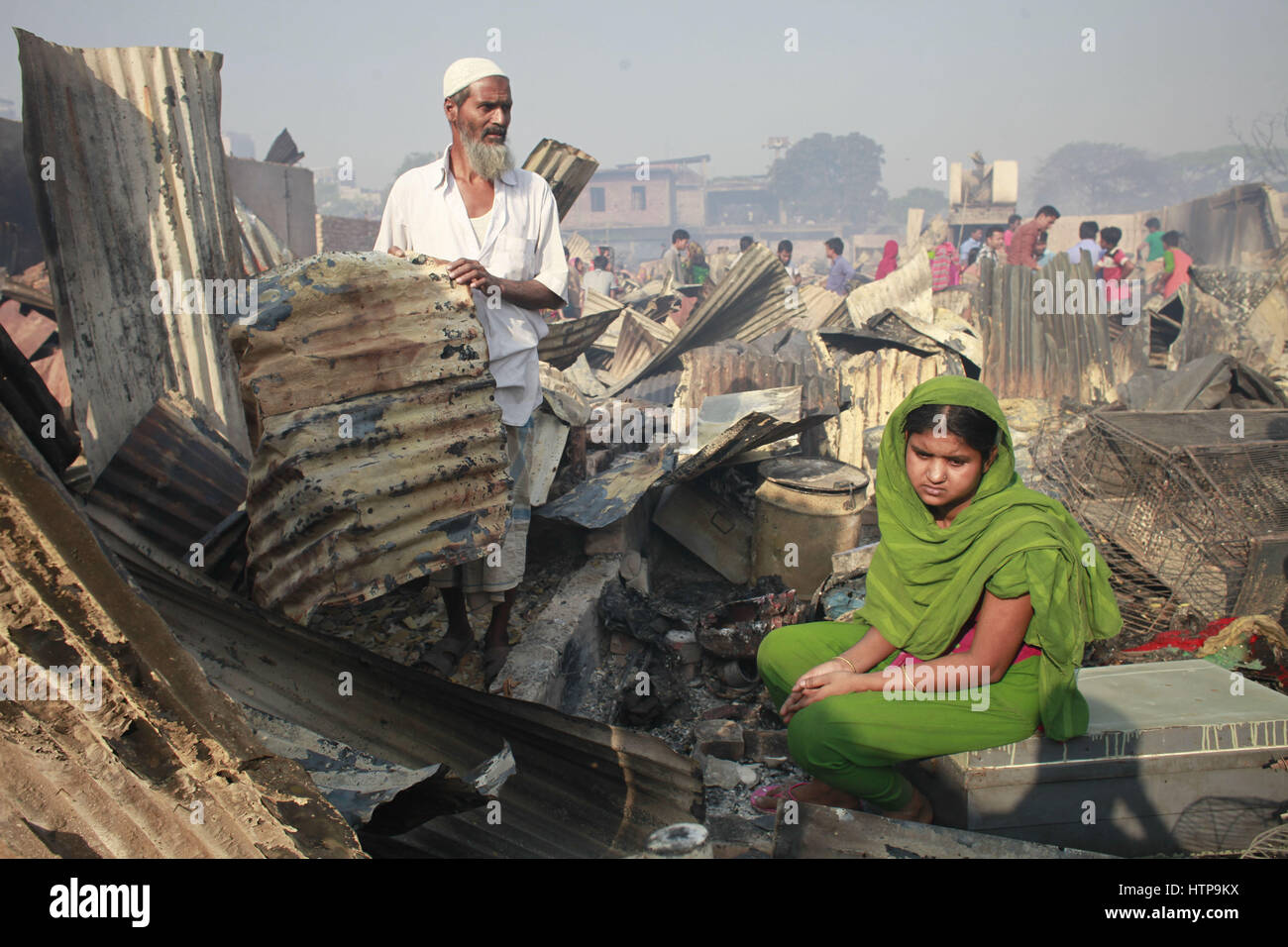 Dhaka, Bangladesh. 16th Mar, 2017. Resident of Dhaka's Korail slum ...