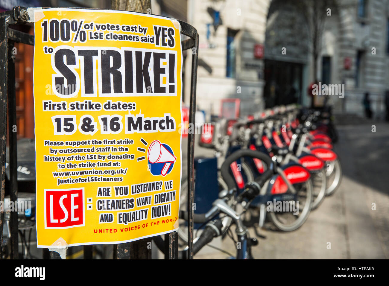 London economics school old building hi-res stock photography and ...