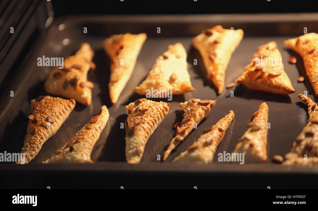Inside oven hi-res stock photography and images - Alamy