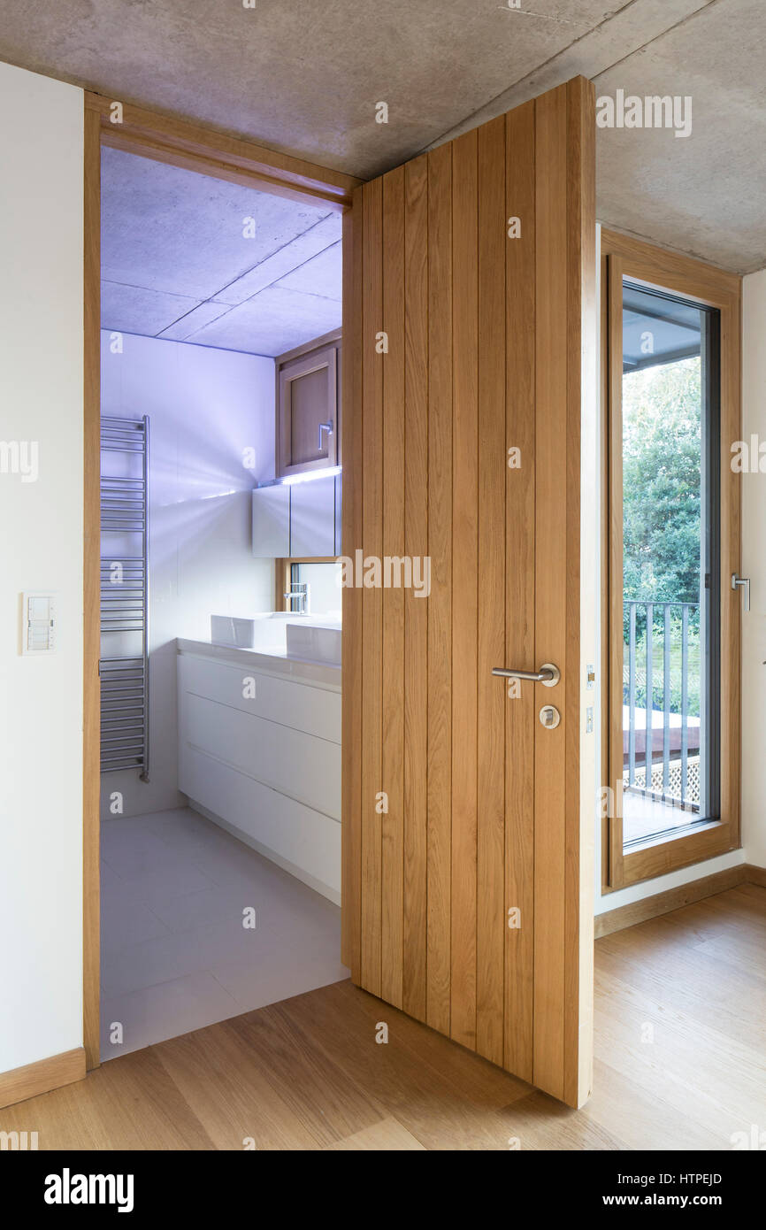 Un suite hi-res stock photography and images - Alamy