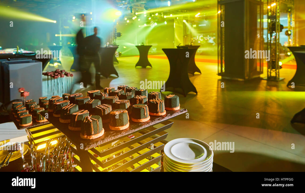 Stylish luxury decorated candy bar hi-res stock photography and images ...