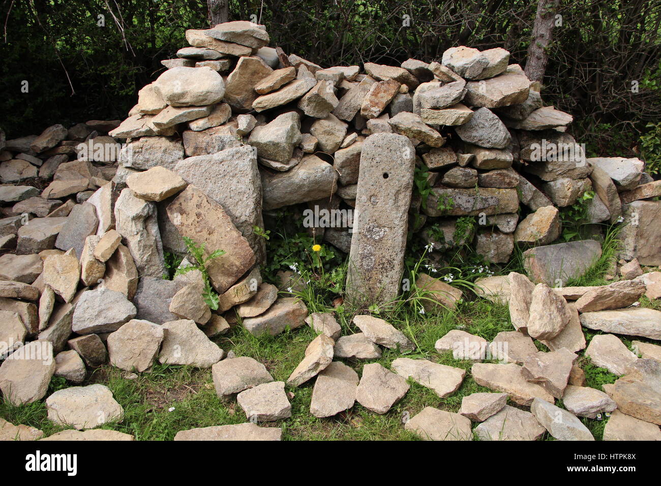 Heap of stones hi-res stock photography and images - Alamy