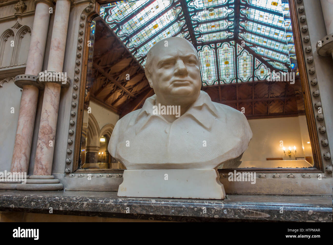 Bust Of Sir Winston Churchill High Resolution Stock Photography and ...