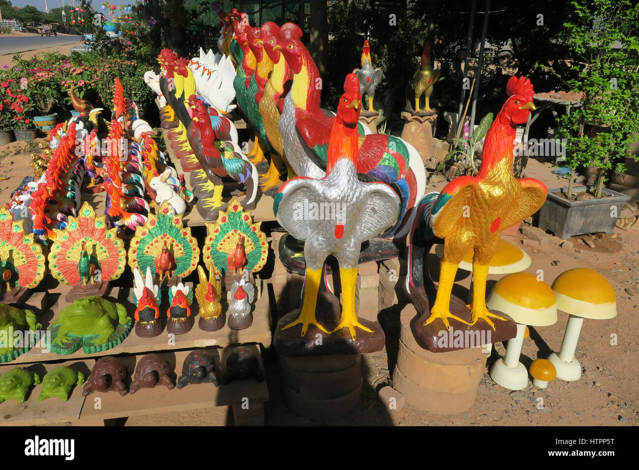 Lots of statues at roadside shop Stock Photo - Alamy