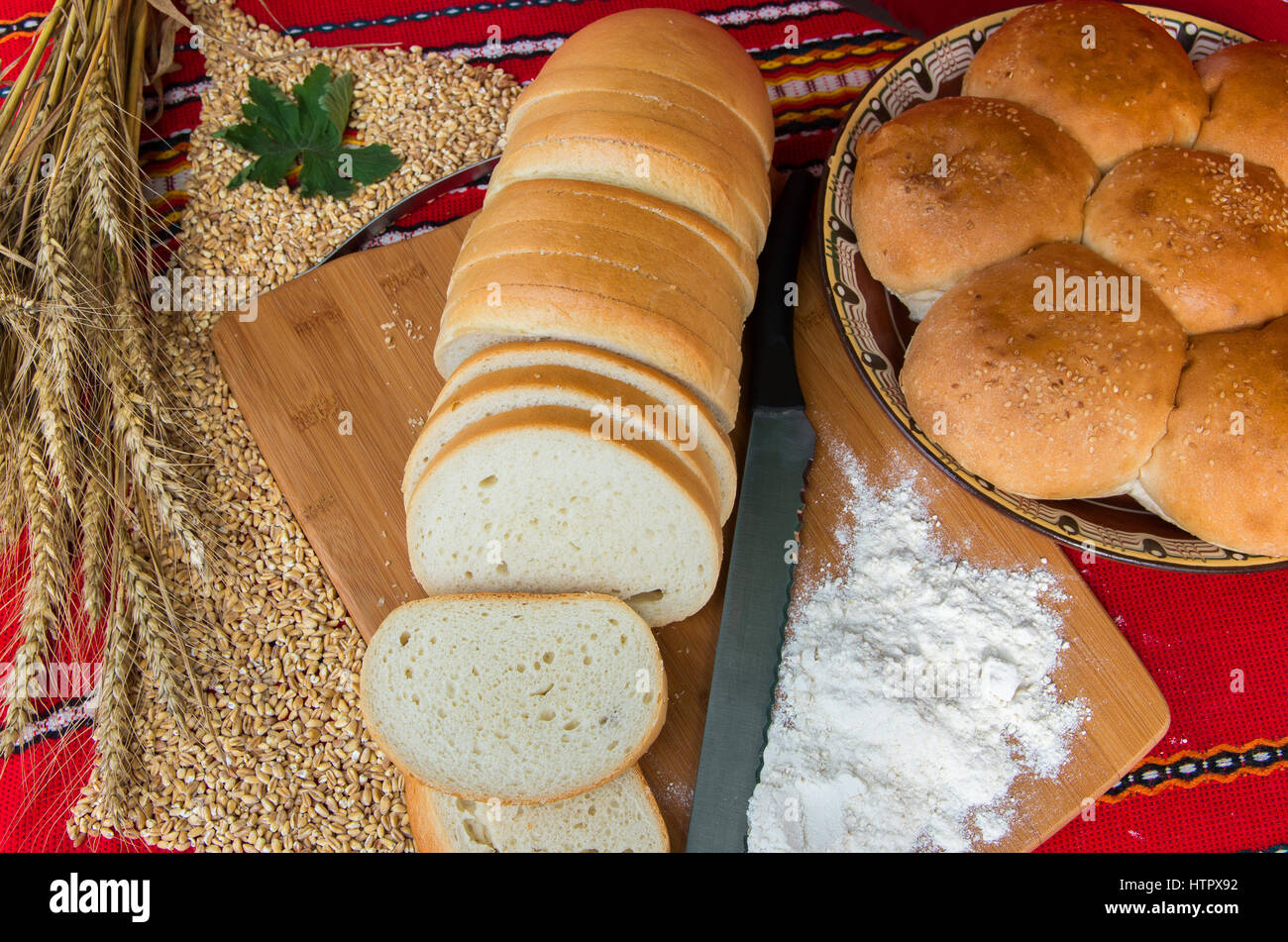 Flour and bread hi-res stock photography and images - Alamy