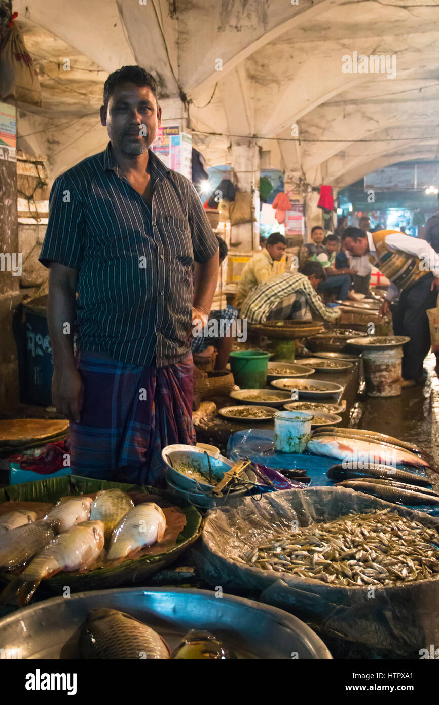 Fresh fish market bangladesh hi-res stock photography and images - Alamy
