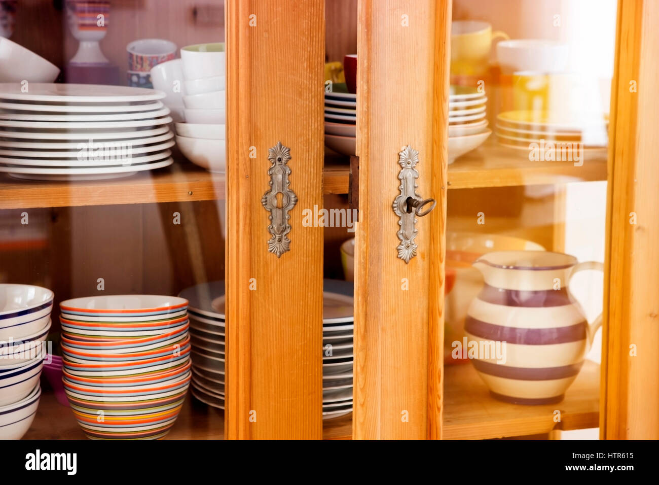 Cabinet for plates hi-res stock photography and images - Alamy