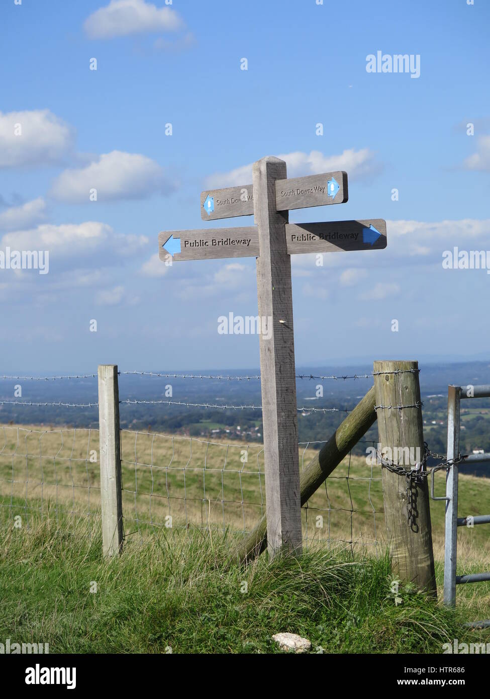 Sign post for south downs way hi-res stock photography and images - Alamy