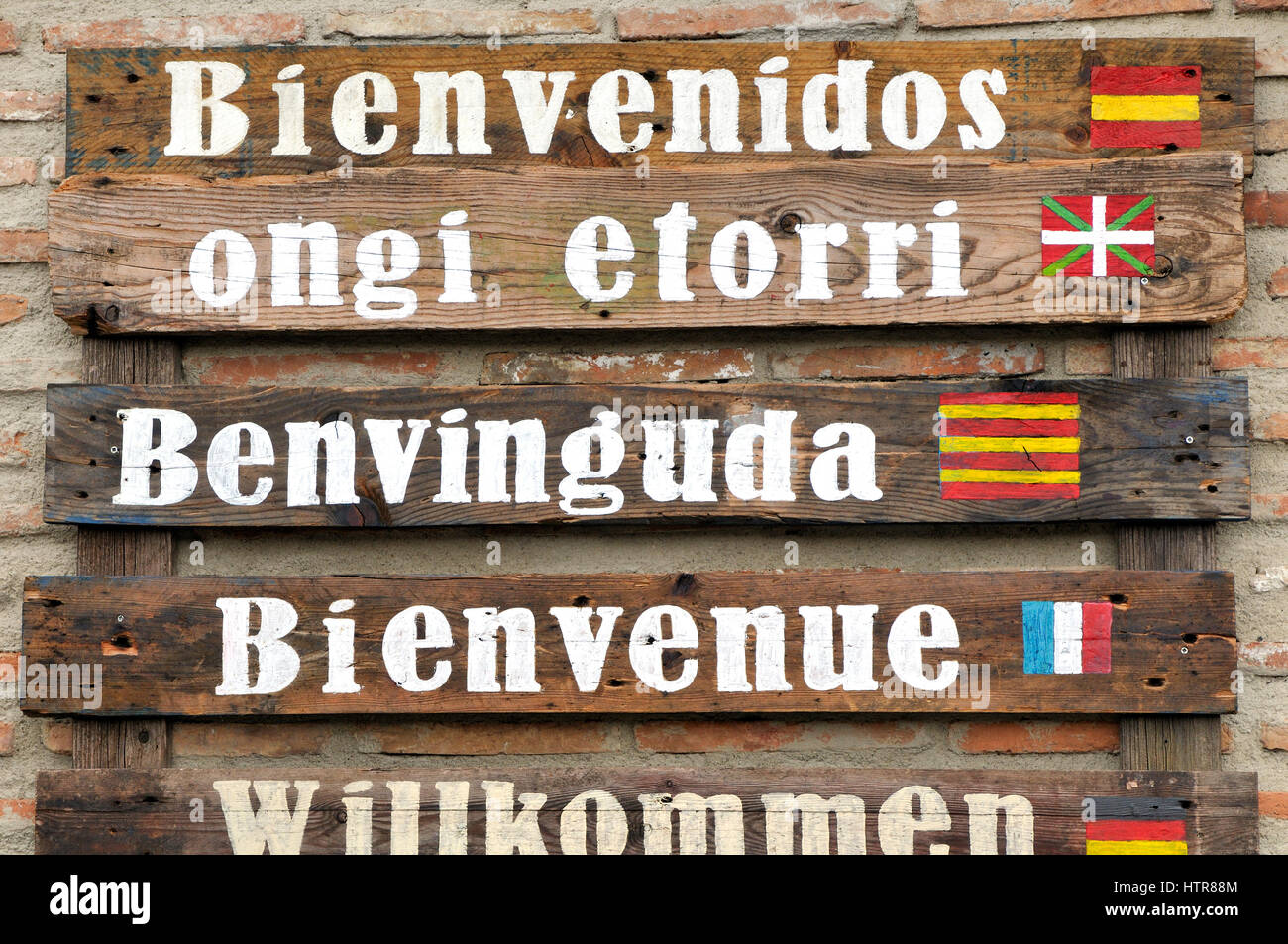 Welcome poster in different languages Stock Photo - Alamy