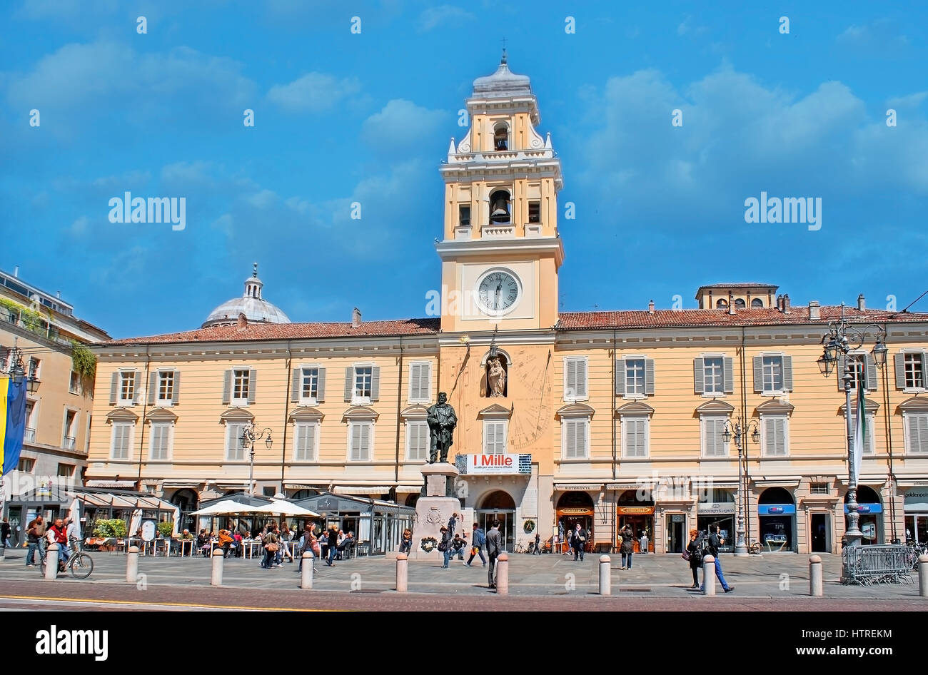 Analemma hi-res stock photography and images - Alamy