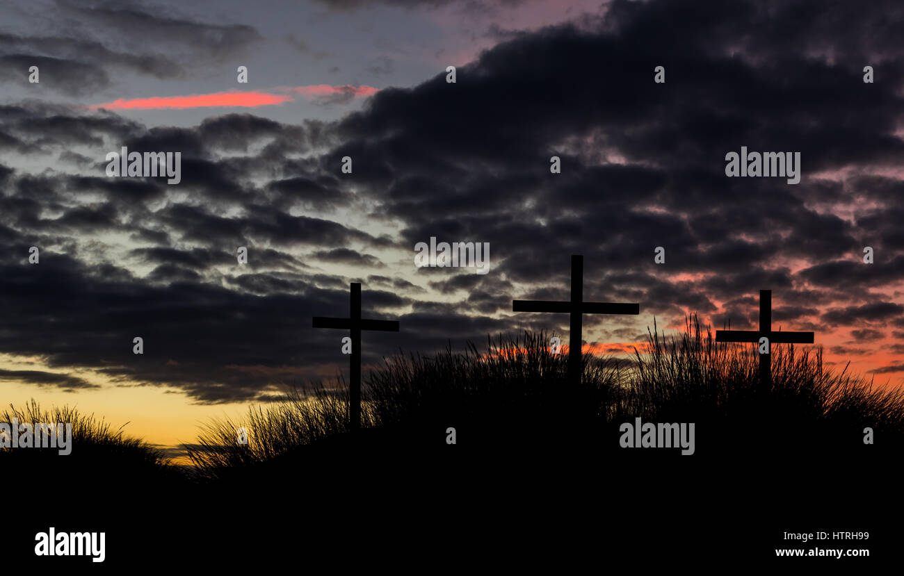 Three crosses sunset hi-res stock photography and images - Alamy