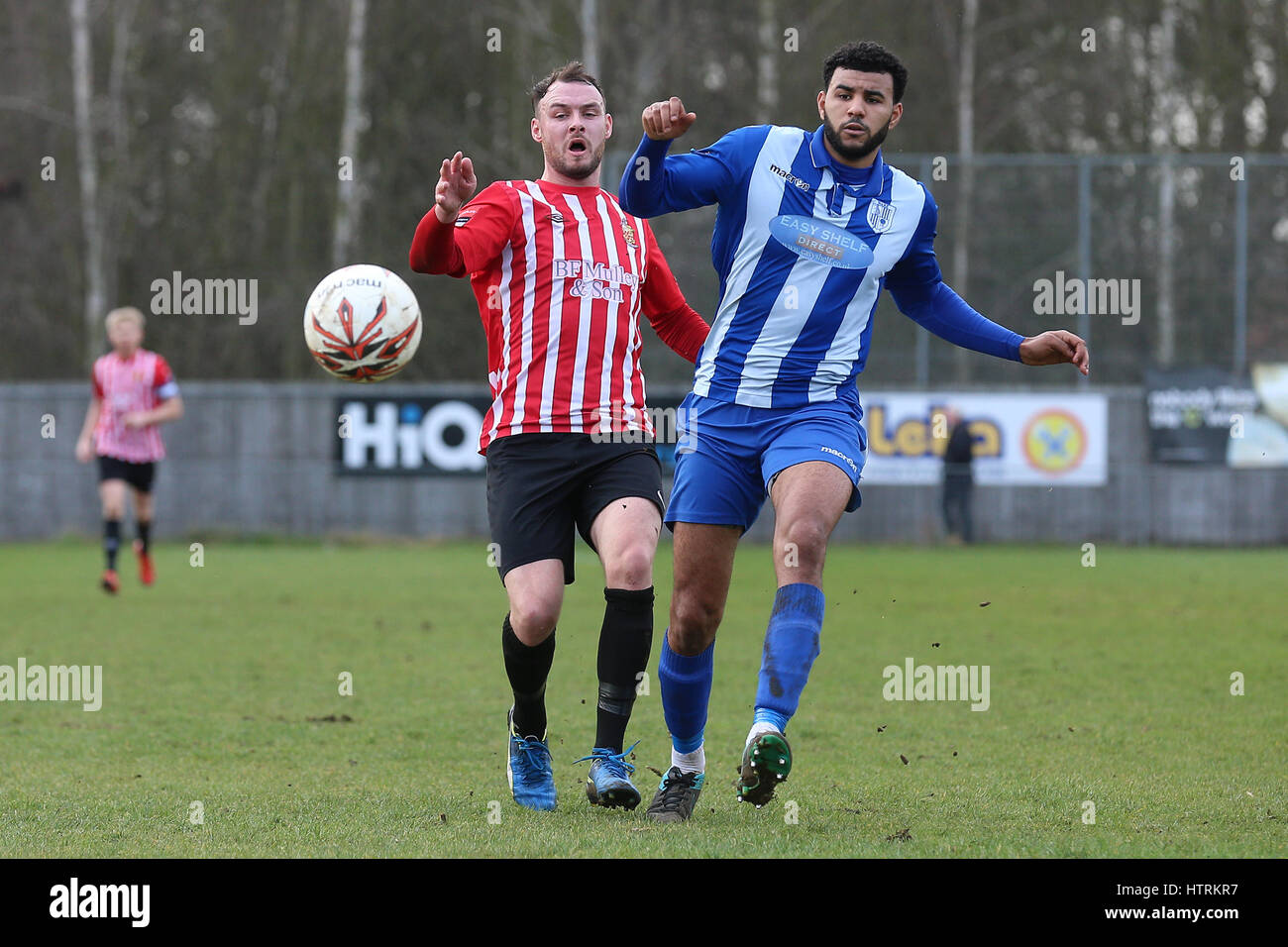 Martin Tuohy of Hornchurch and Anthony Furlonge of Ware during Ware vs ...