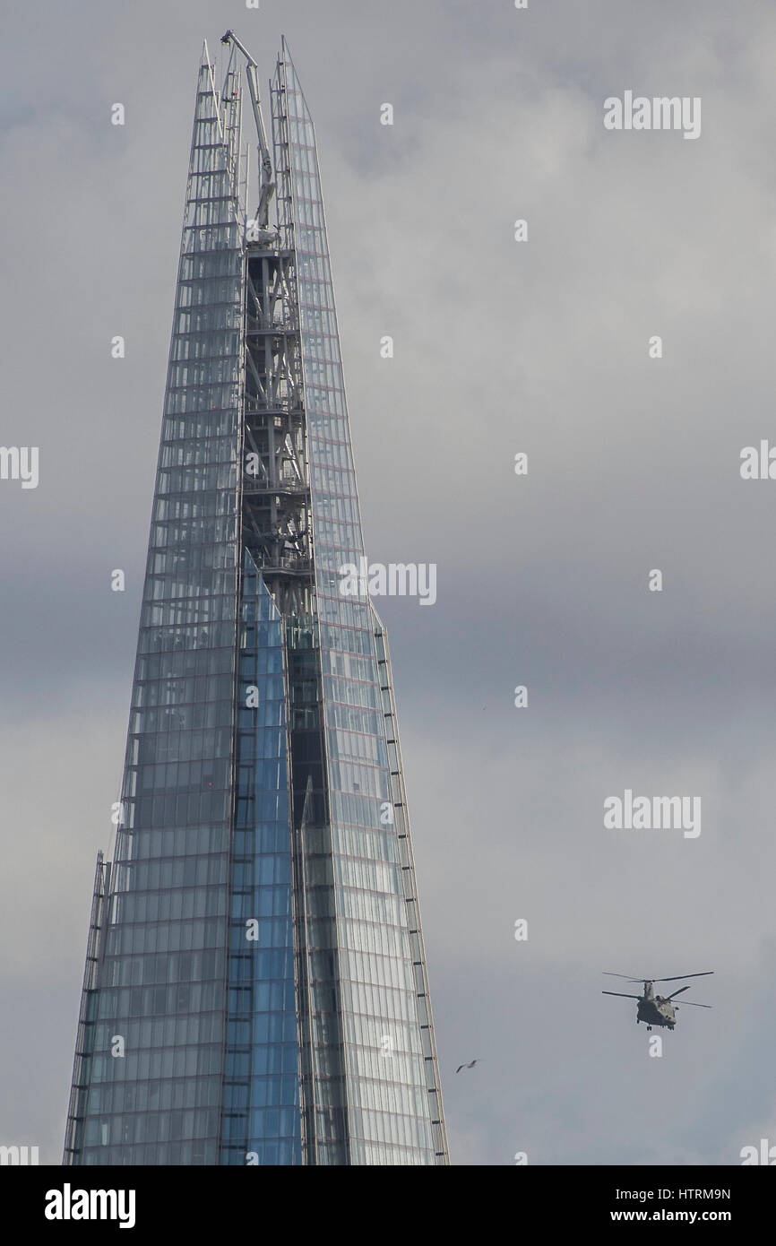 Chinook london hi-res stock photography and images - Alamy