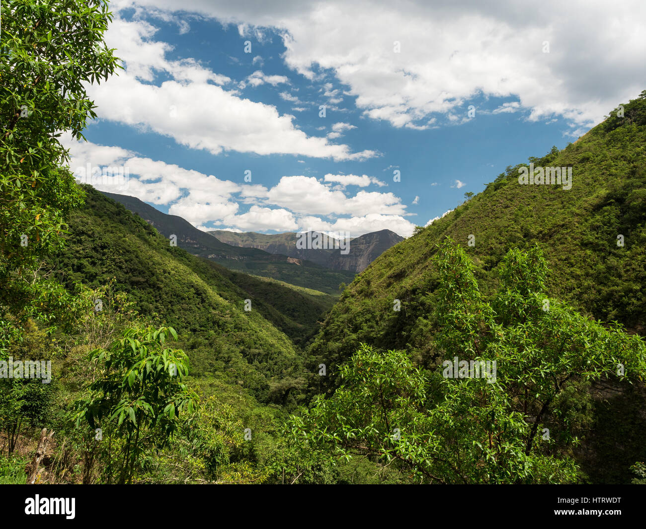 Narrow valley hi-res stock photography and images - Alamy