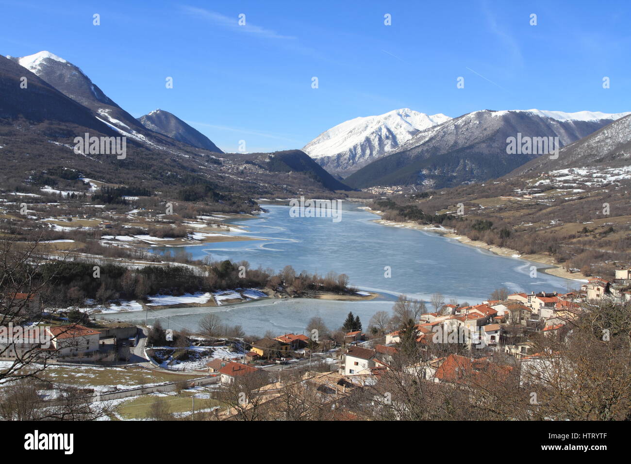 Panorama lake barrea in abruzzo hi-res stock photography and images - Alamy