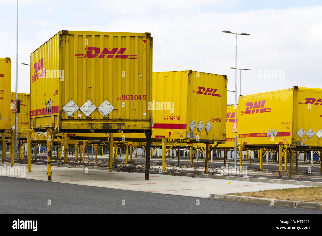 Shop in shipping container hi-res stock photography and images - Alamy