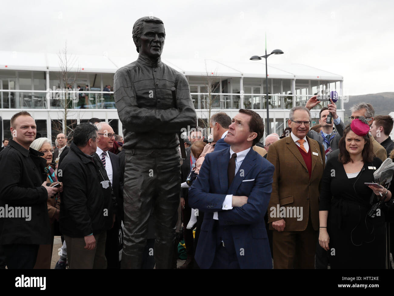 AP McCoy unveils a statue of himself during Champion Day of the 2017 ...