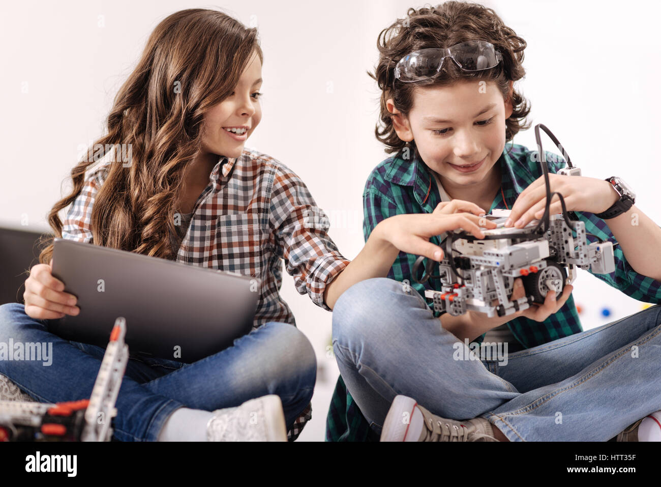 Devices and gadgets hi-res stock photography and images - Alamy