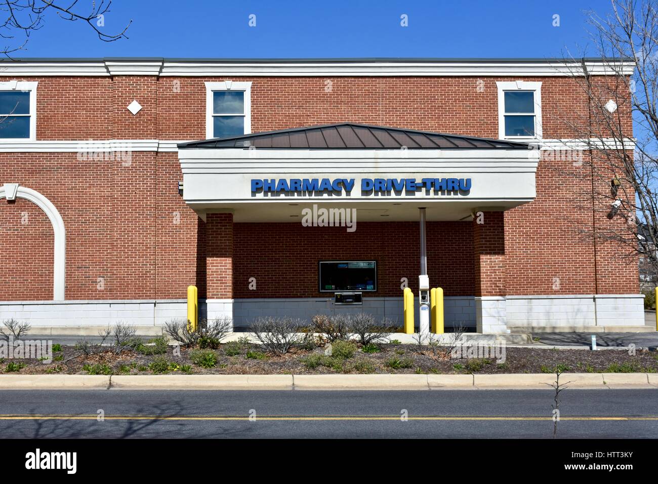 Drive thru pharmacy hi-res stock photography and images - Alamy