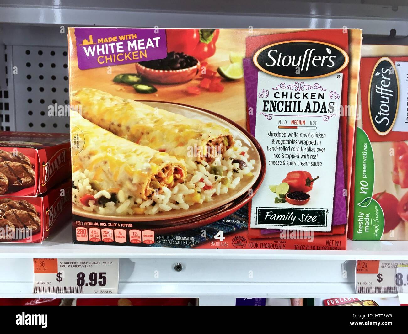 Frozen food isle grocery store hi-res stock photography and images - Alamy