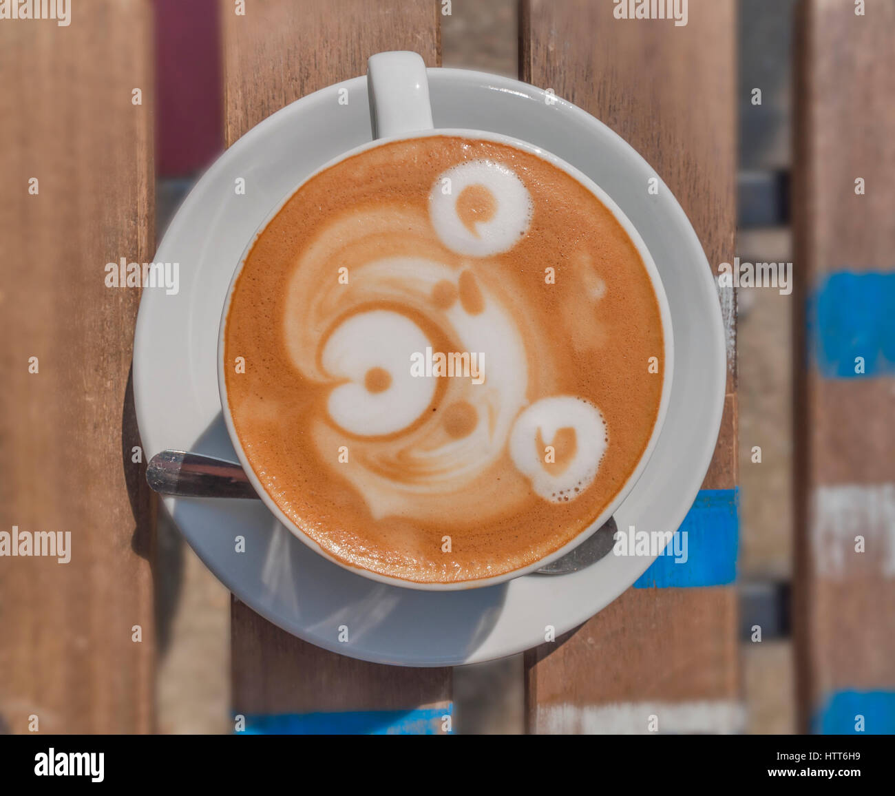 Latte art bear on wooden hi-res stock photography and images - Alamy
