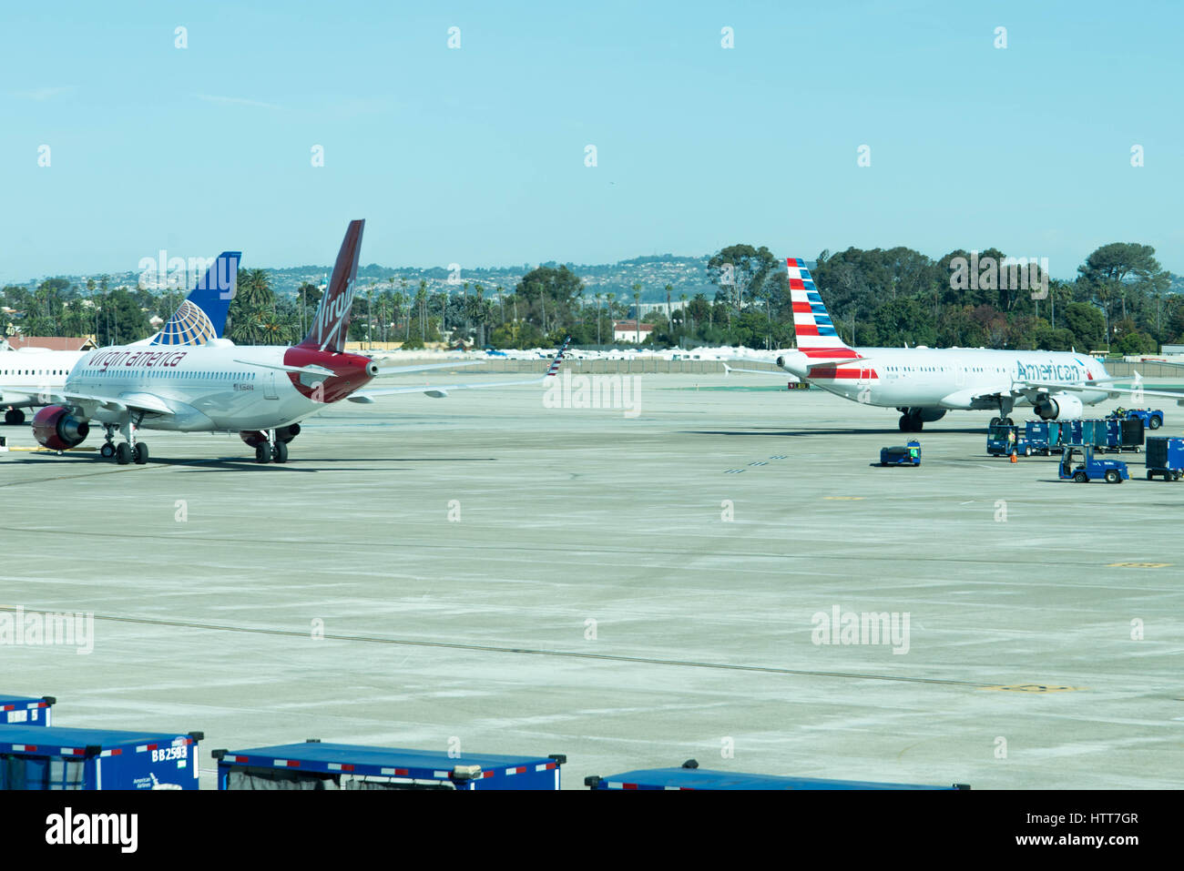 Airplanes on the ramp at San Antonio airport Stock Photo - Alamy