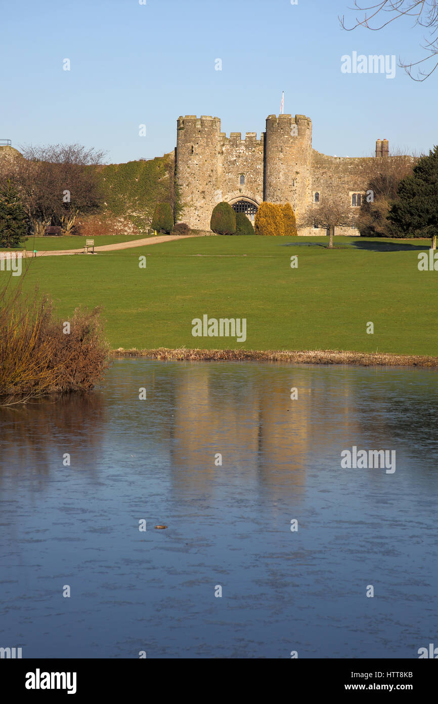Amberley castle hi-res stock photography and images - Alamy
