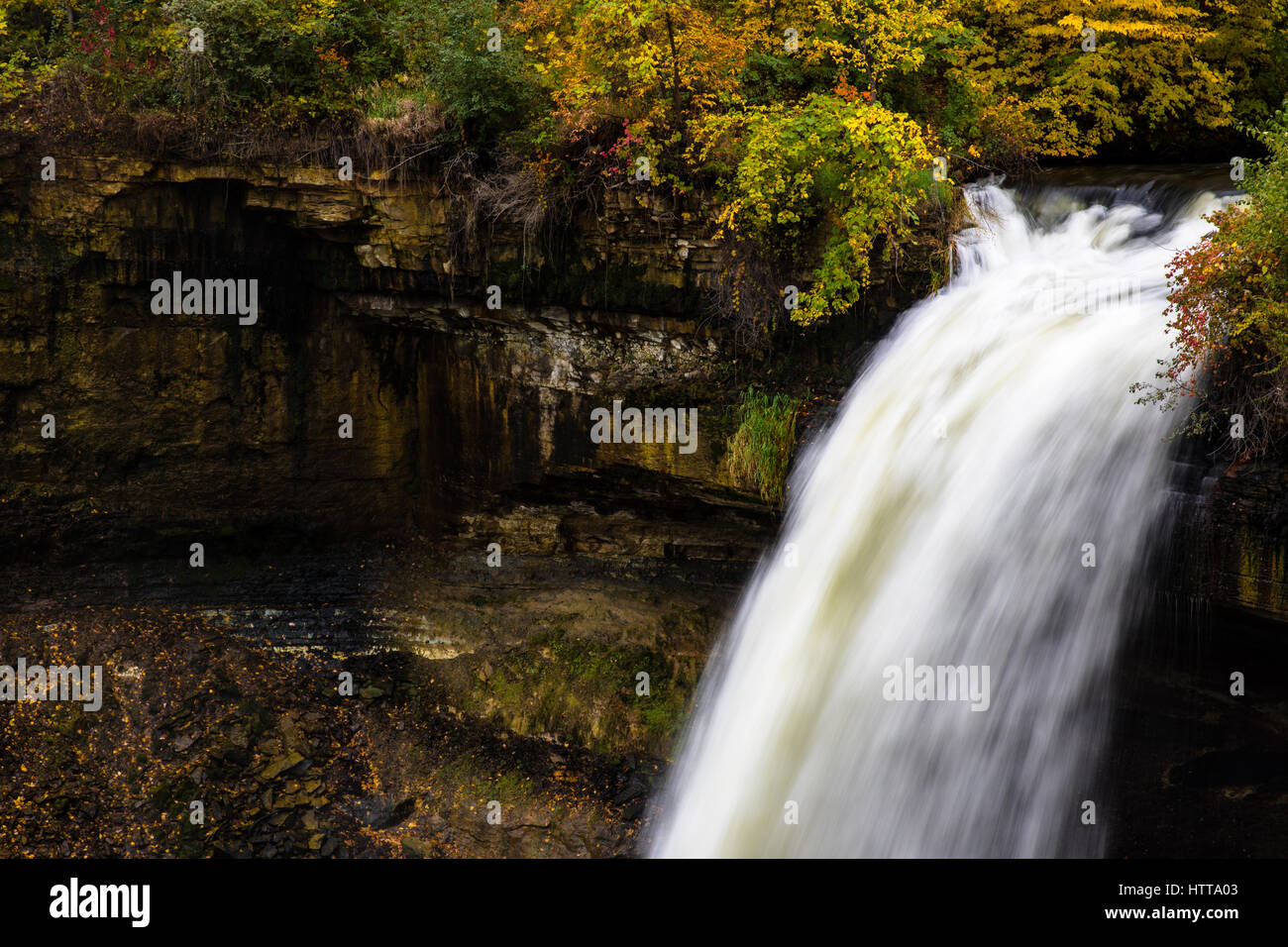 Minnehaha falls autumn hi-res stock photography and images - Alamy